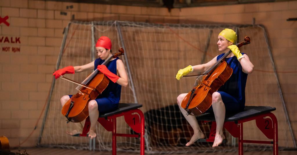 30 cellos in a Chicago swimming pool | Gallery | The Strad
