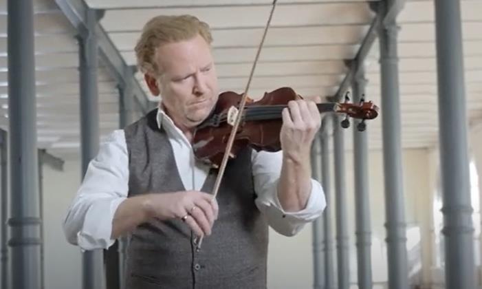 The Strad - Violinist Daniel Hope performs video game music from Honkai ...