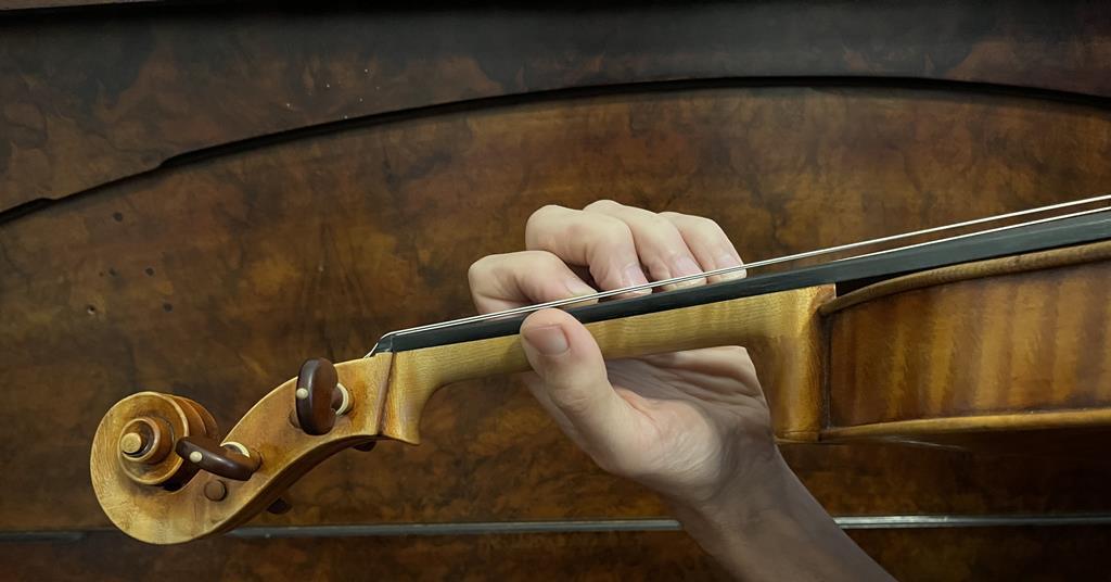 The Strad - Technique: Moving from violin to viola | The Strad