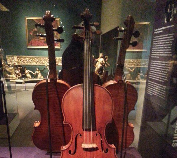 Sau-Wing Lam Collection | Gallery | The Strad