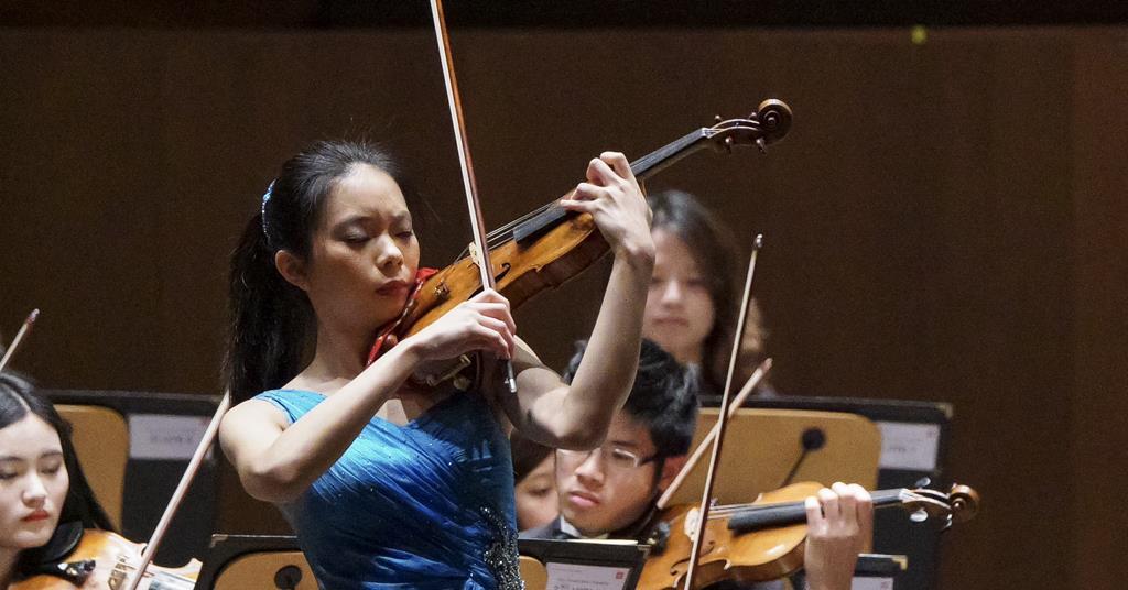 Finalists perform Mozart at the Singapore International Violin ...