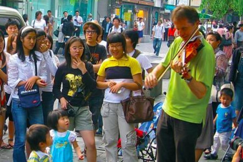 How to be a successful busker | Premium Feature | The Strad