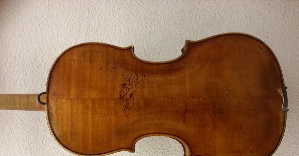 A viola with a tragic history | Gallery | The Strad