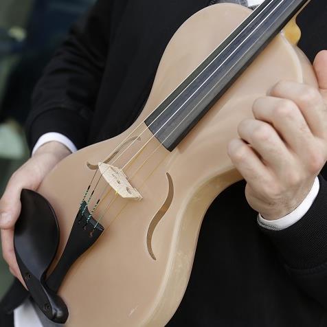 New prototype violin made with spiders’ silk | News | The Strad