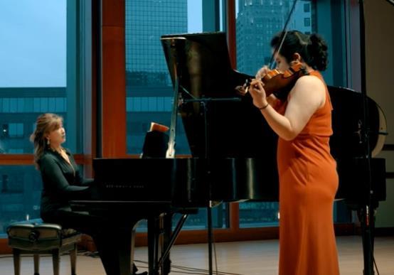 Happy Lunar New Year! Jisun Kim performs Carmen Fantasy | News | The Strad