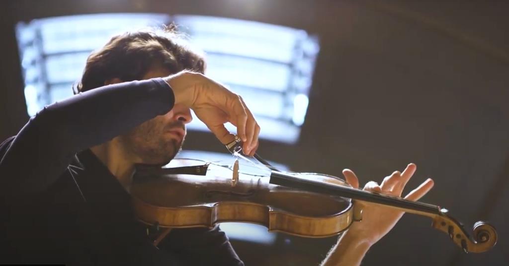 Lawrence Power plays Locked in C | Video | The Strad