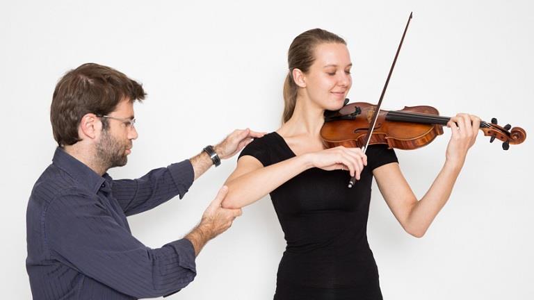 Developing a natural and relaxed approach to string playing - part 1 ...