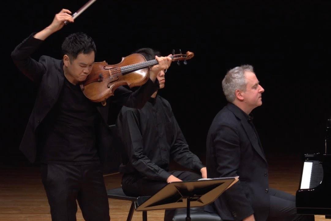 Richard O’Neill plays Rebecca Clarke viola sonata | Video | The Strad