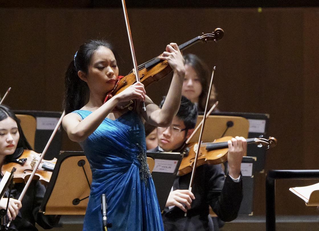 Finalists perform Mozart at the Singapore International Violin ...