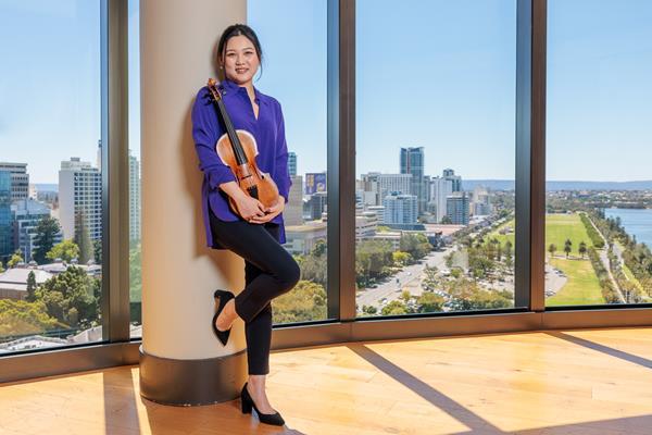 The Strad News - Emily Sun loaned ‘The Adelaide’ Guadagnini violin ...