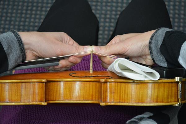 The Strad - how to correct a violin bridge position | The Strad