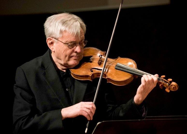 ‘Balancing violin and harpsichord requires a stretch of the imagination ...