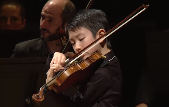 Christian Li performs Vivaldi's Four Seasons at the Menuhin Competition ...